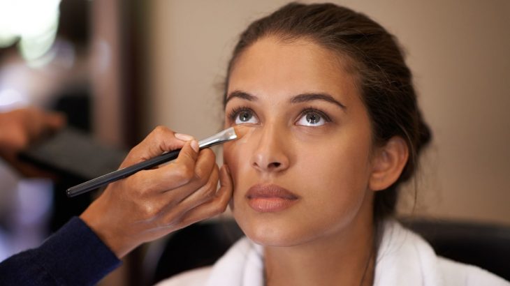 Every Woman Must Know These 5 Basic Makeup Techniques