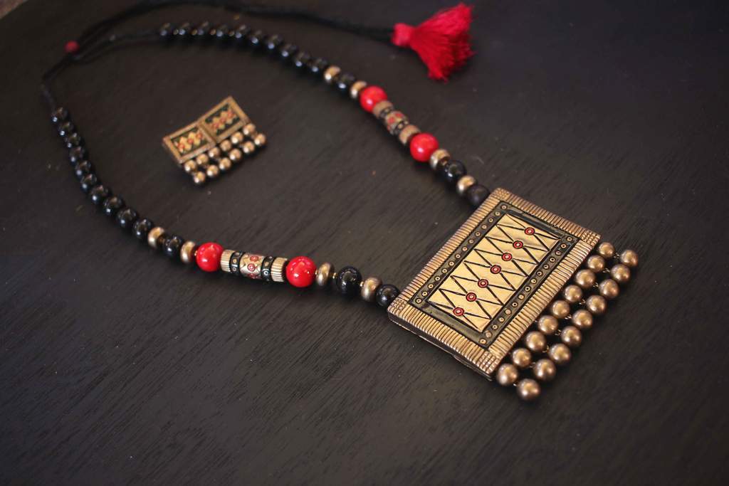 Fabric and Clay Jewellery That Looks Great with Garments