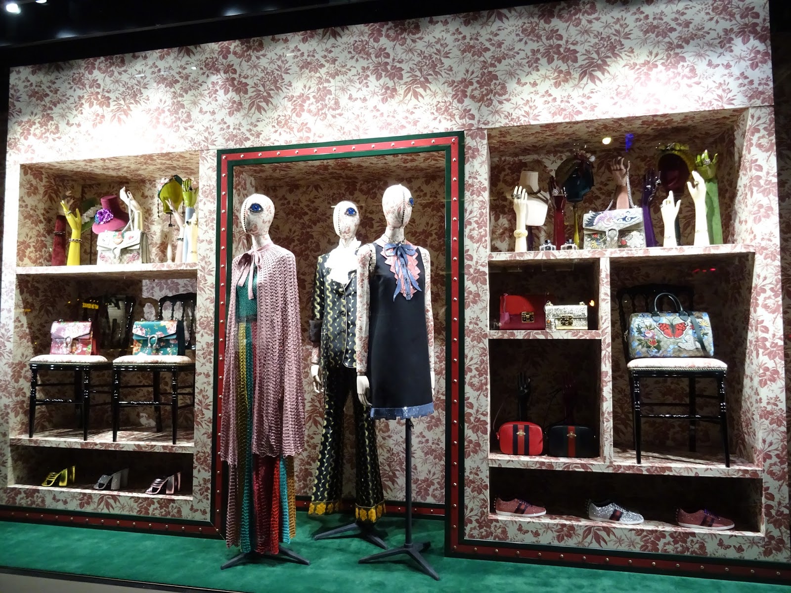 Arrange a Collection Artistically with Boutique Management