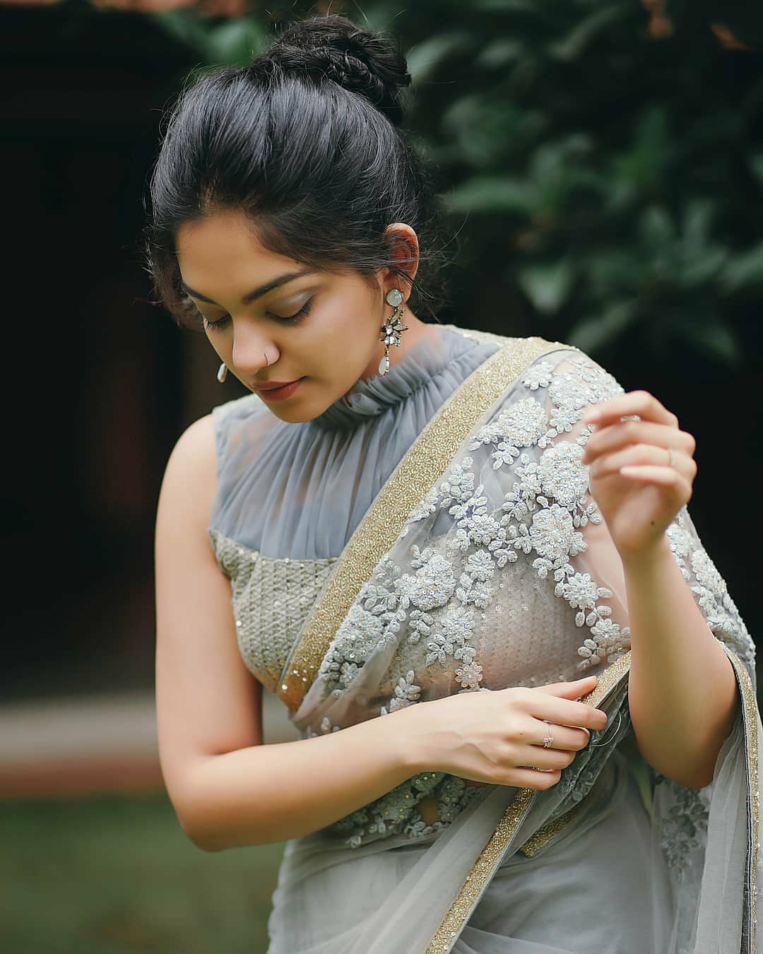 Make High-Neck Saree Blouses with Course In Garment Making!