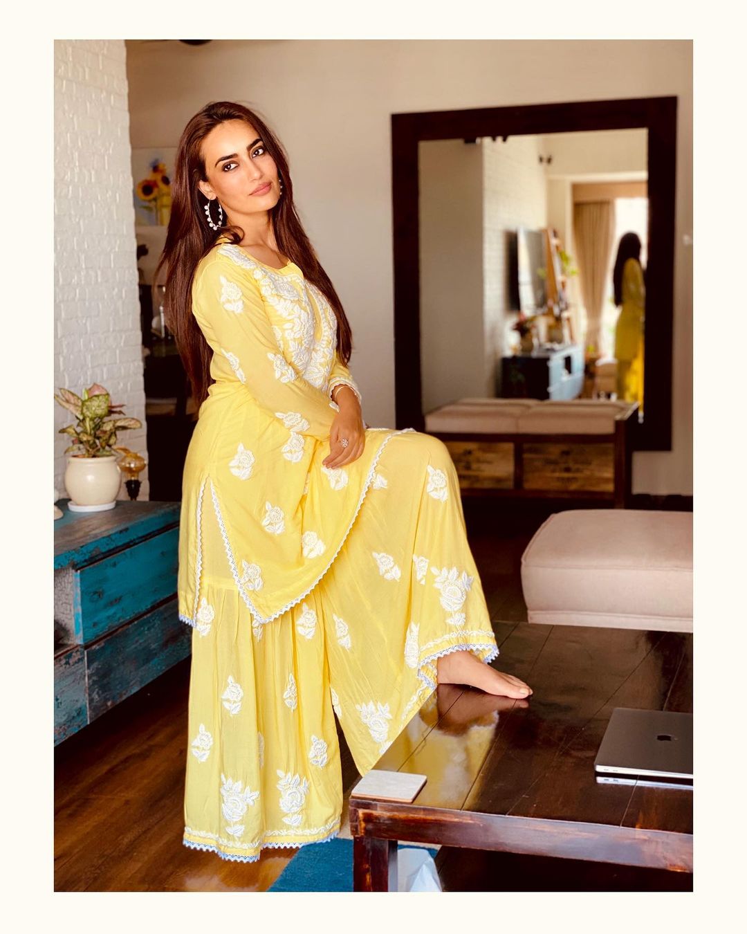 Must have Chikankari Embroidery on Your Wardrobe - Hunar Online